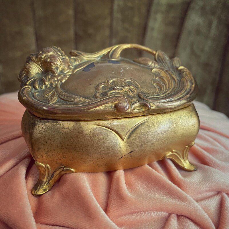 Metal Gift Box - 60+ Gift Ideas for 2024