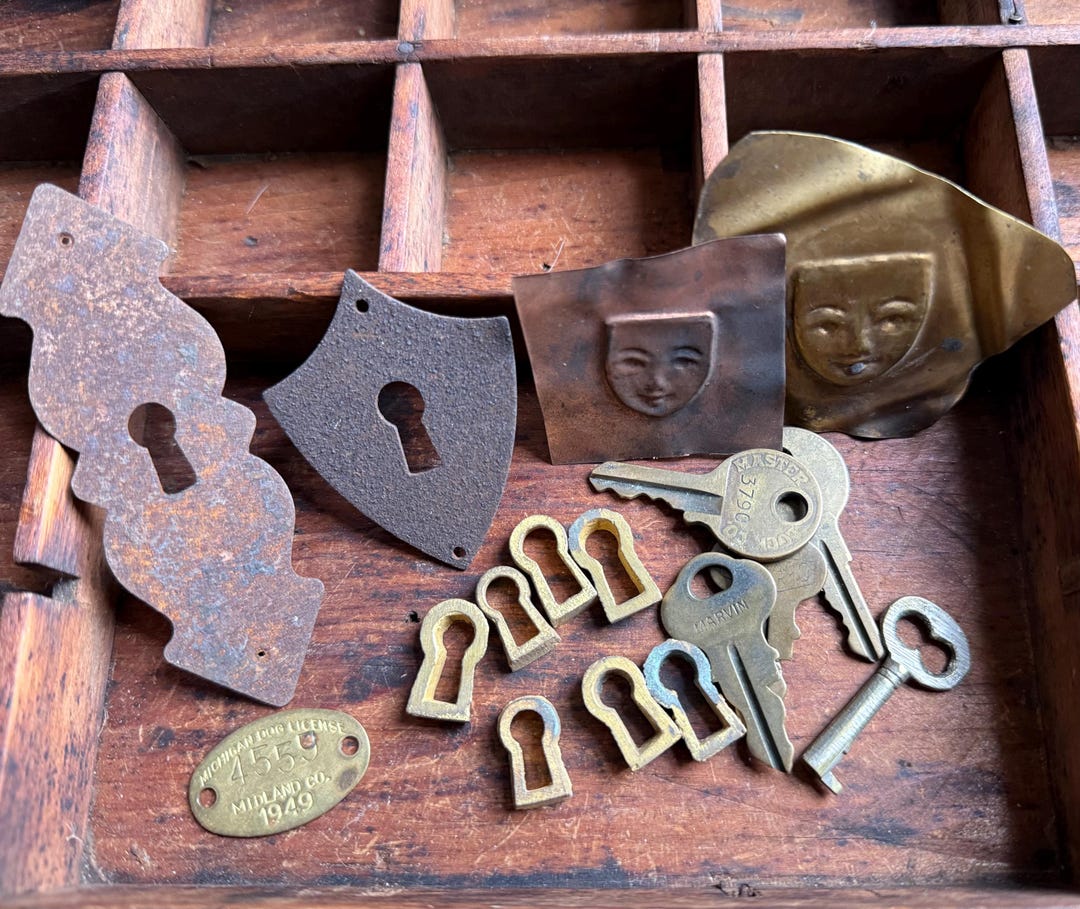 Vintage Assorted Key Holes Metal Face Stampings Brass Keys Dog License ...