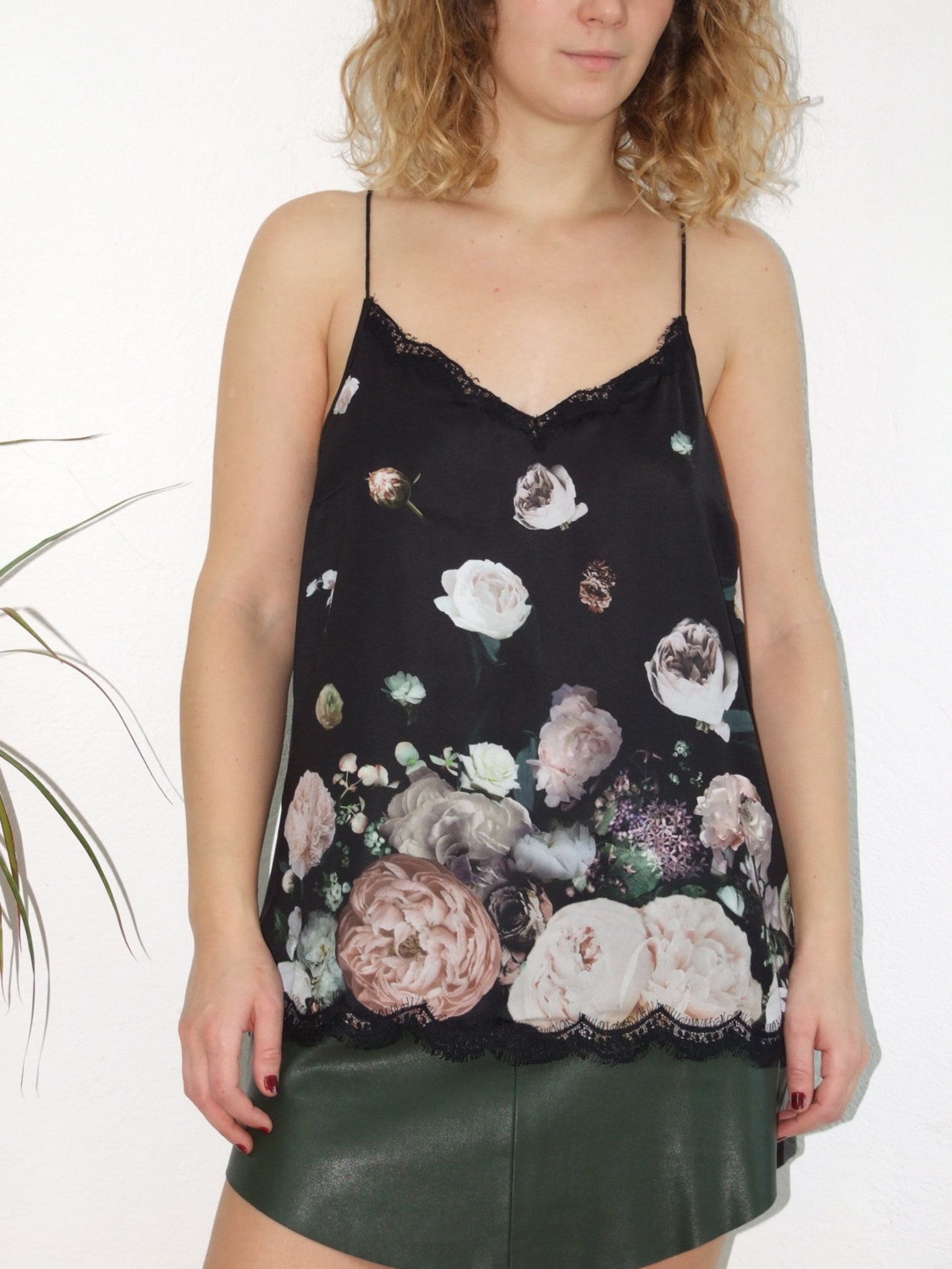 90's Vintage Women's Black Rose Printed Top With Lace - Etsy