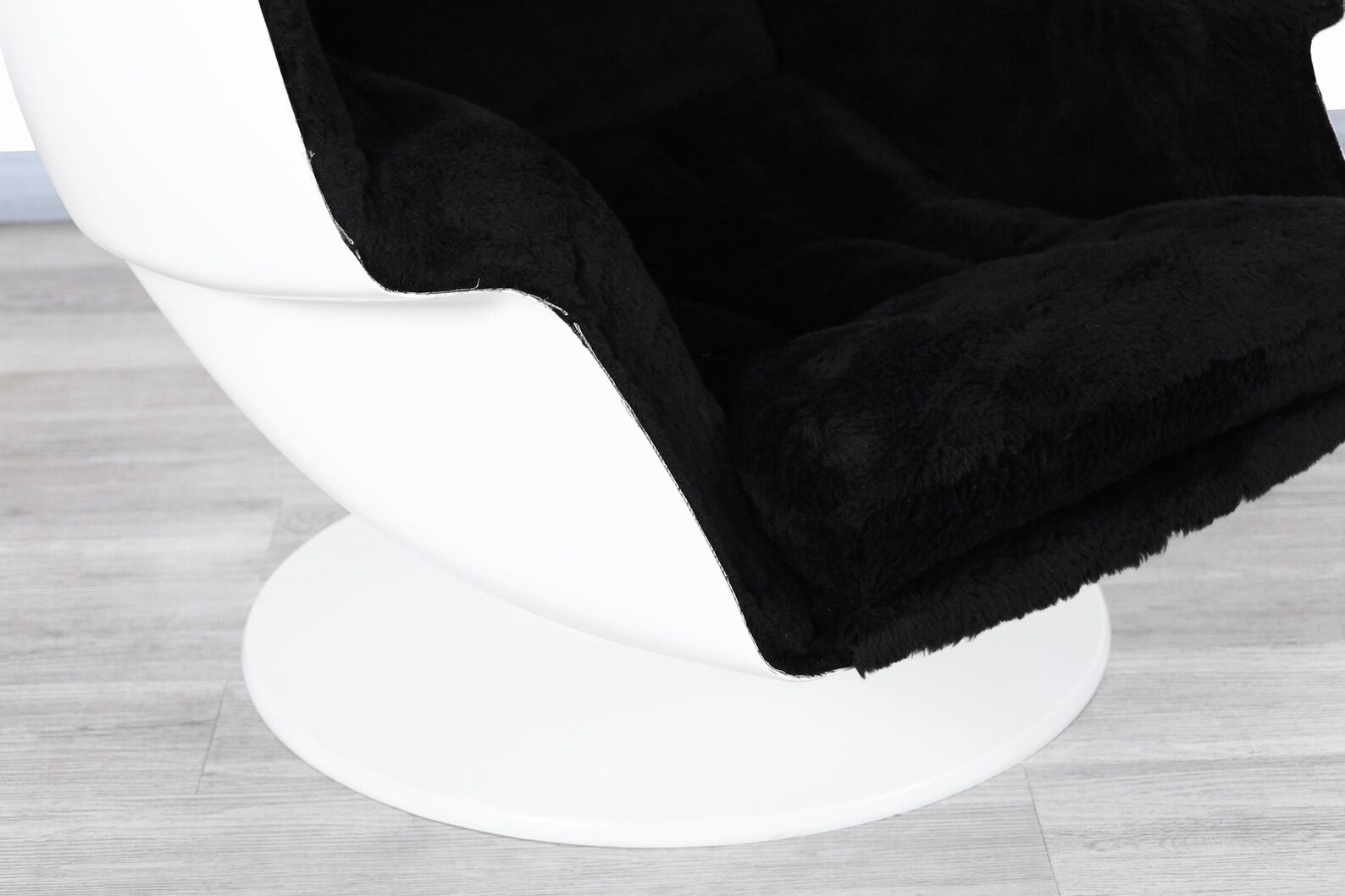 Merican Space Age Fiberglass "egg" Swivel Chair - Etsy