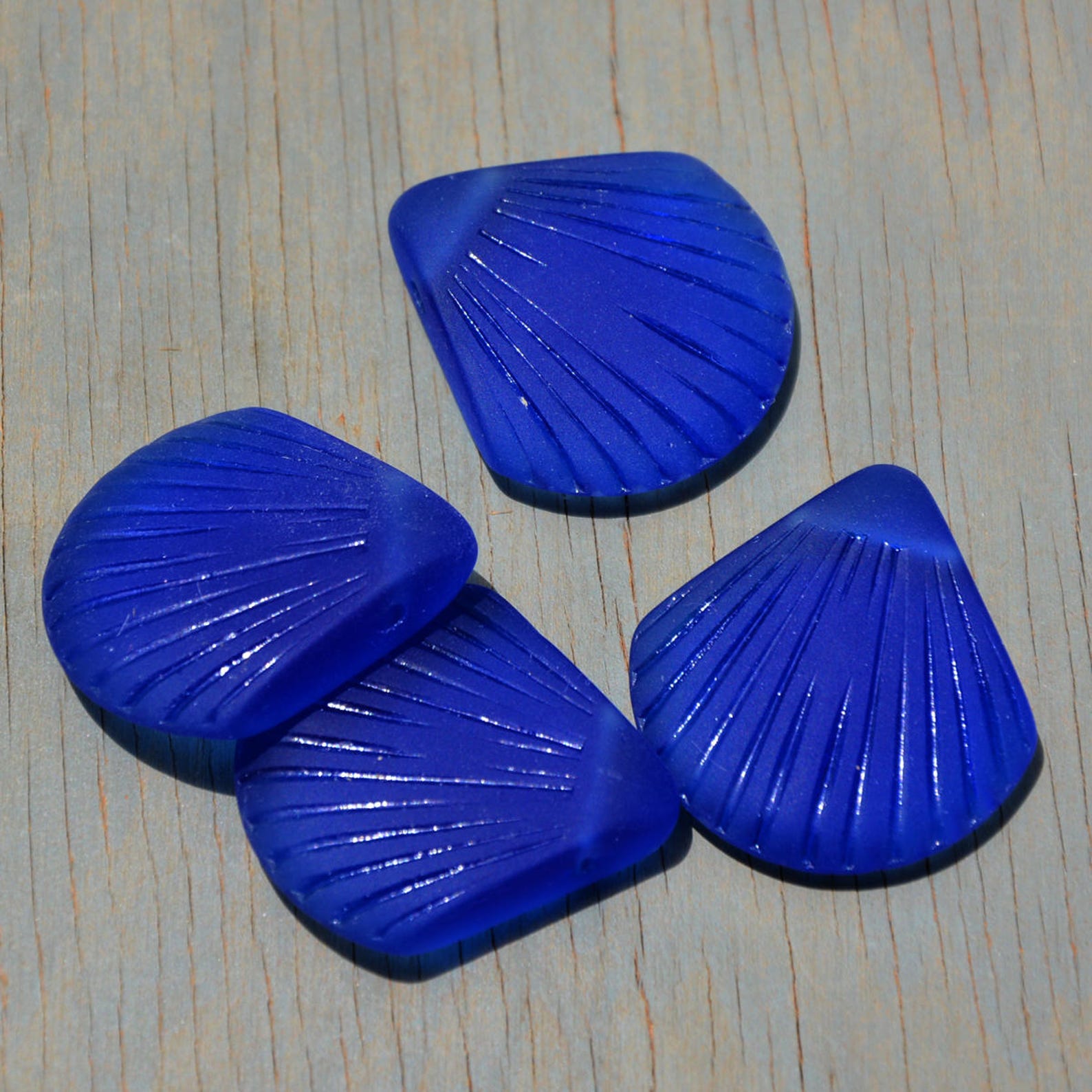 Sea Glass Shell 2pcs (29x27mm) Blue Large Tip-drilled Shell Cultured ...