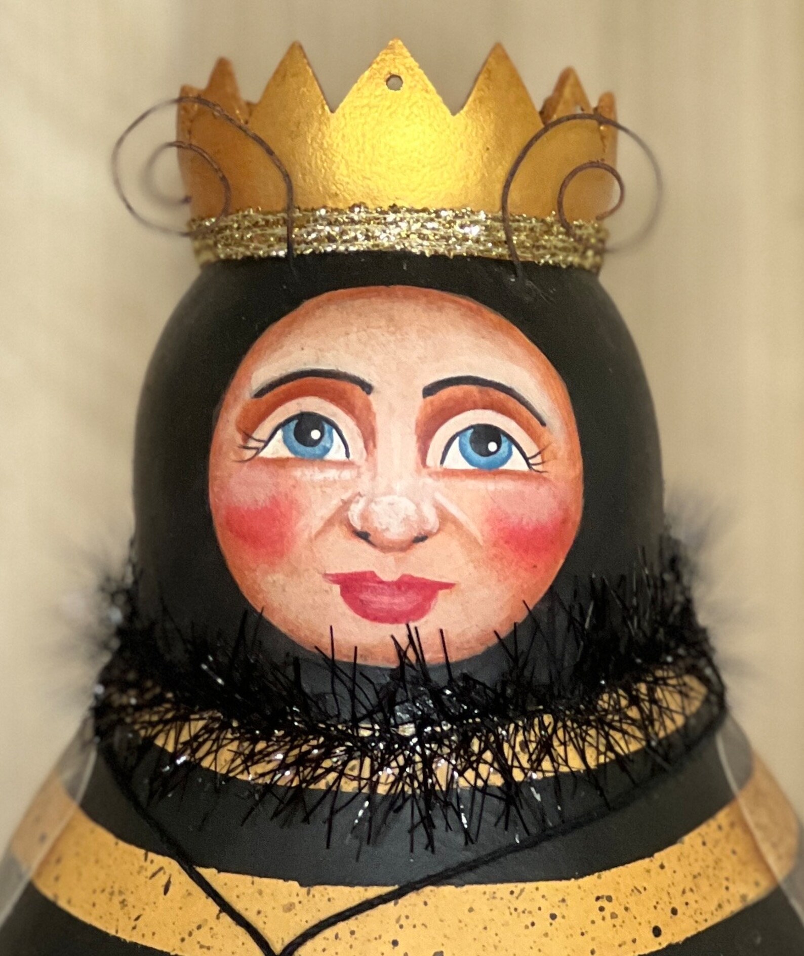 Queen Bee Gourd - Etsy