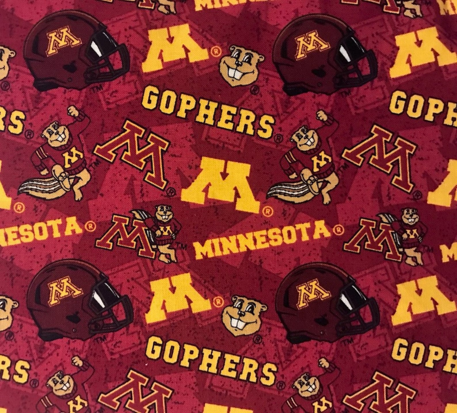 NCAA University of Minnesota Gophers Maroon & Gold College Logo 100% ...