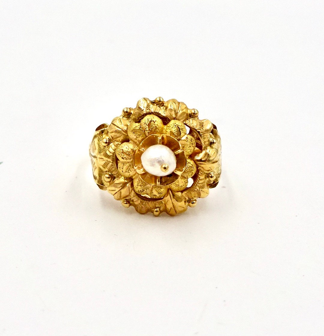 Vintage GOLD PEARL RING 14K Yellow Gold Flower Petal Ring - Etsy