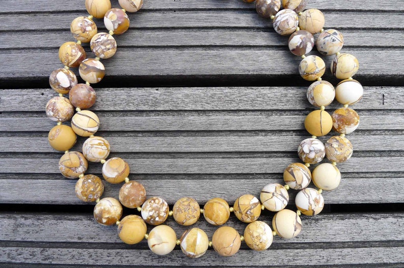 Matte Brecciated Mookaite Jasper Round Beads 13.5-14mm (ETB00263 ...
