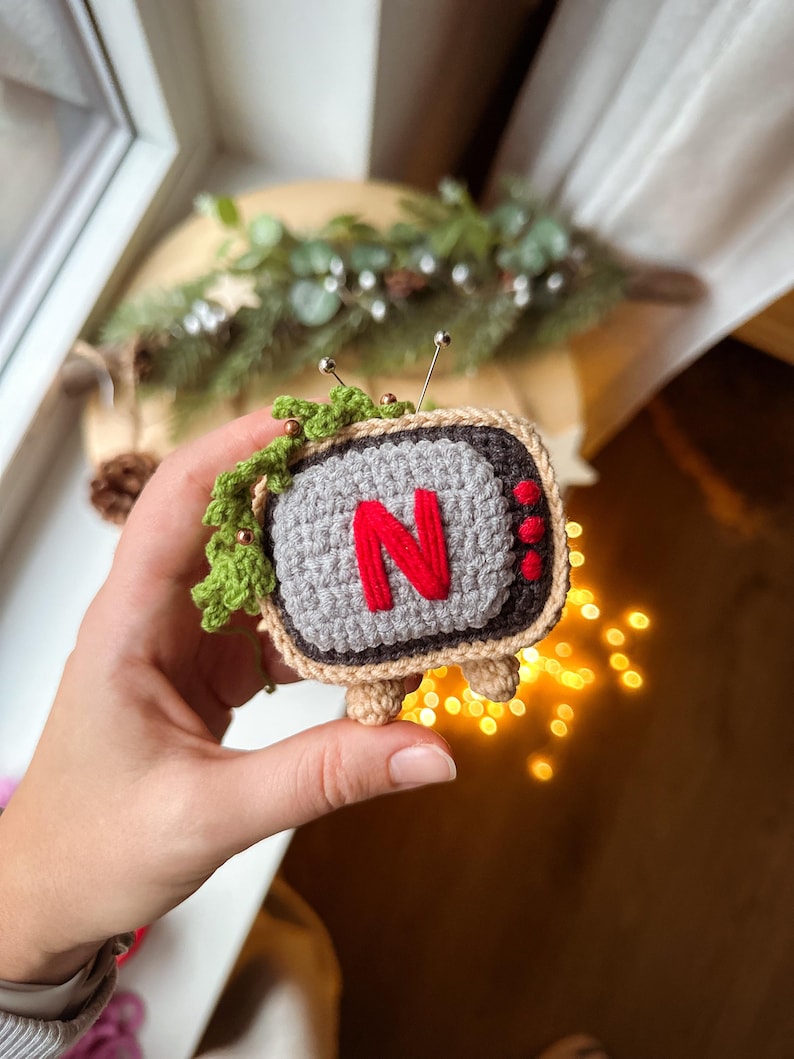 Vintage TV Crochet Pattern Christmas Tree Decoration Geek Gift Retro ...