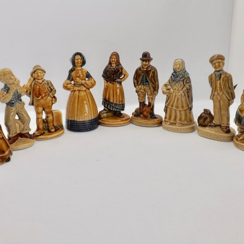 Wade Figures - Etsy