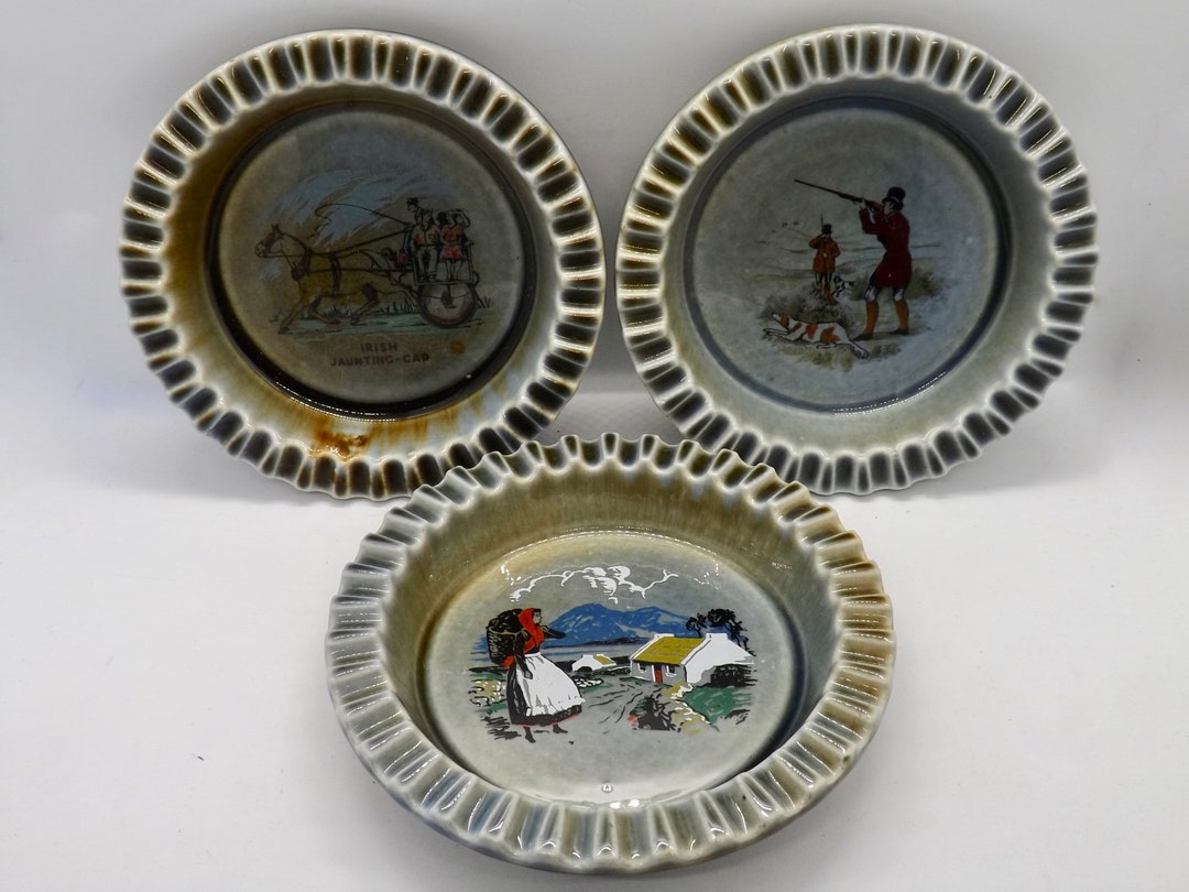 Wade Irish Blue/green Ashrays X 3 With Differents Scenes (perfect) - Etsy