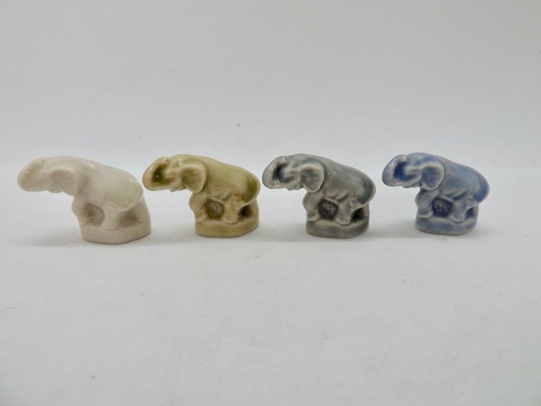 Wade Full Set of Miniature Elephants Whimsies. (lil Bits) the Smallest ...