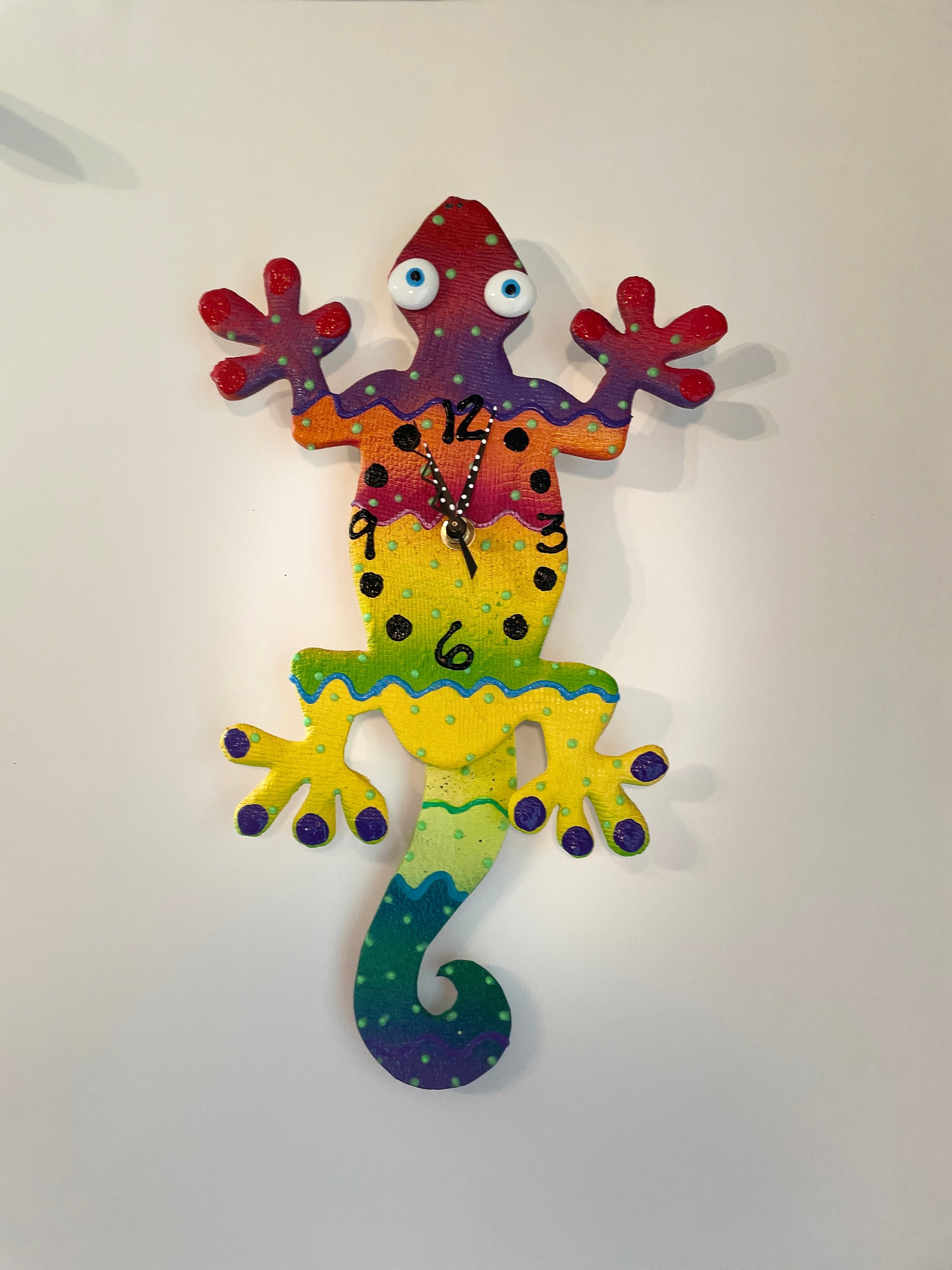 Whimsical Gecko Wall Clock with Pendulum, Ceramic Lizard clock, unique ...