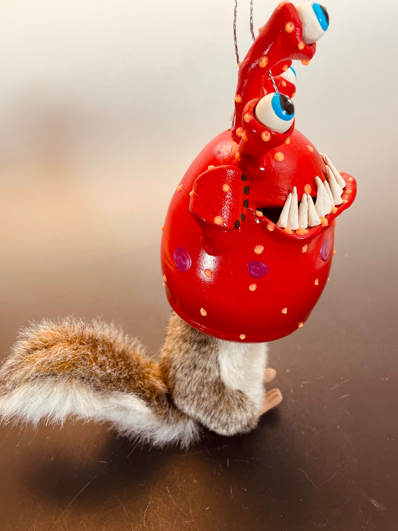 Funny Squirrel Feeder, Monster\Alien Head Squirrel Feeder,Garden Decor ...