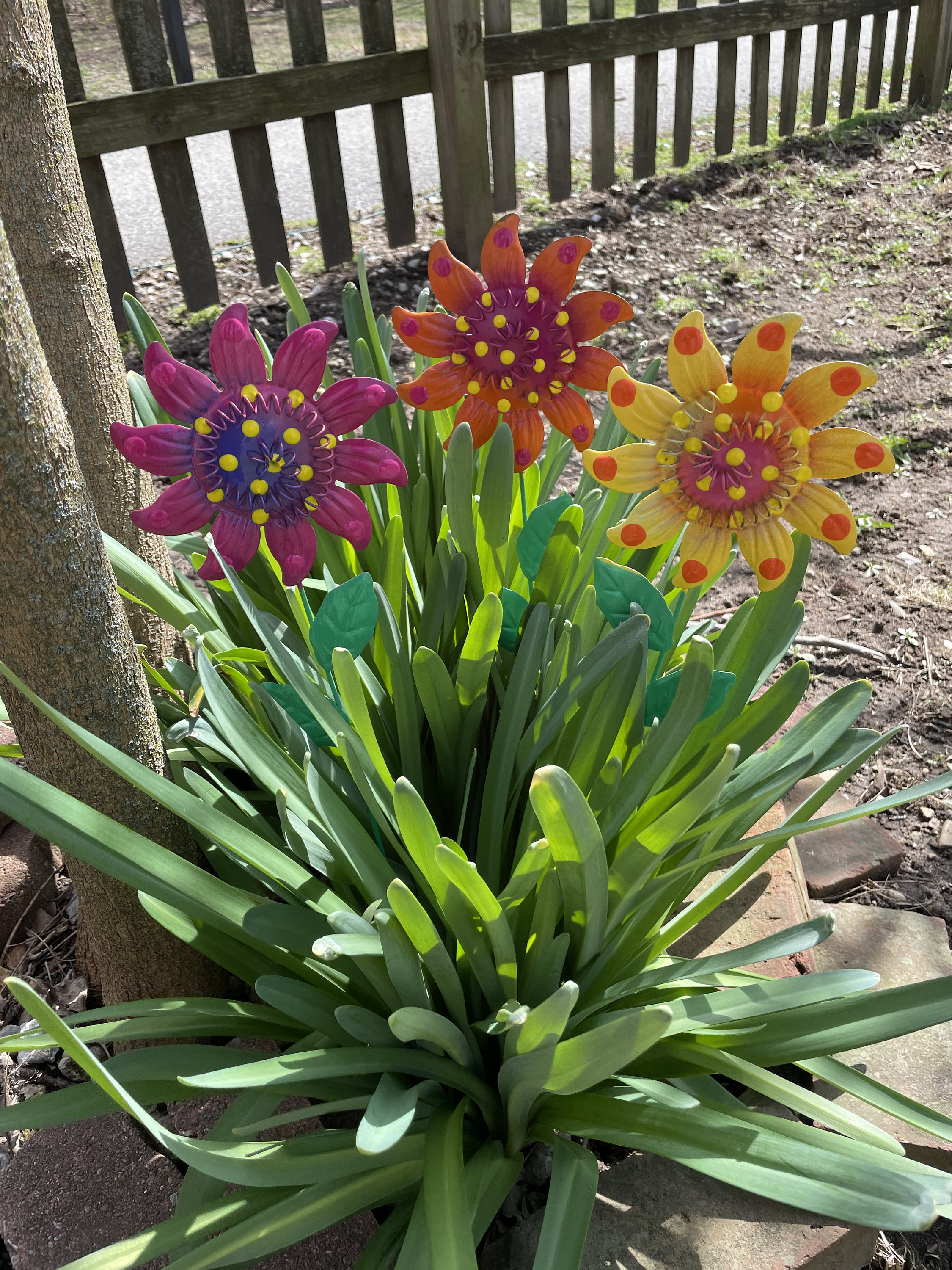 Metal Spring Flower Garden Stakes,Set of Three Metal Garden Stakes ...