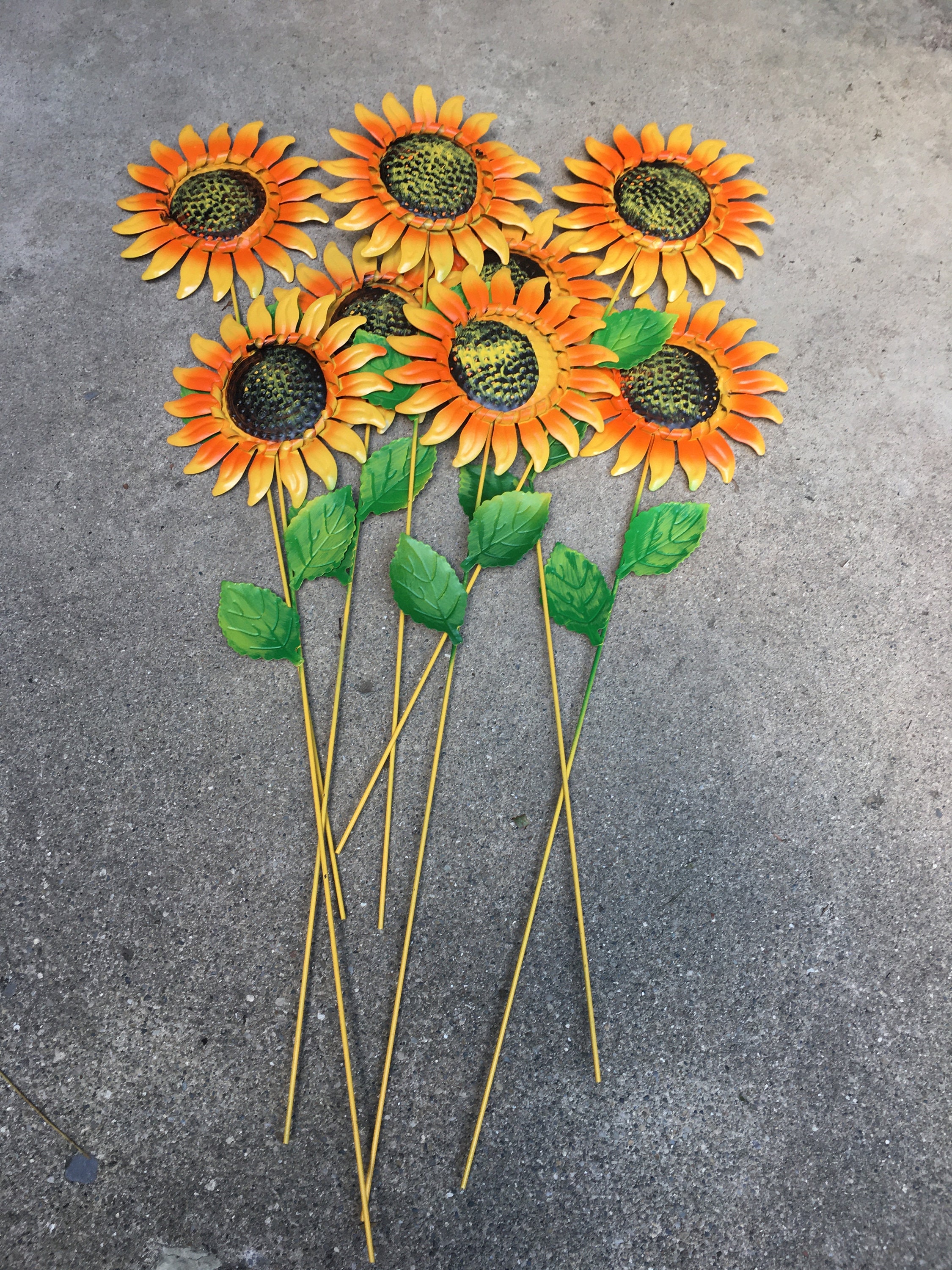 8 Metal Sunflowers,Garden Art,Flower Garden Stake,Sunflower Garden ...