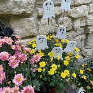 Happy Ghost Garden Stake Spooky Plant Decor Clay Ghost Halloween Decor ...