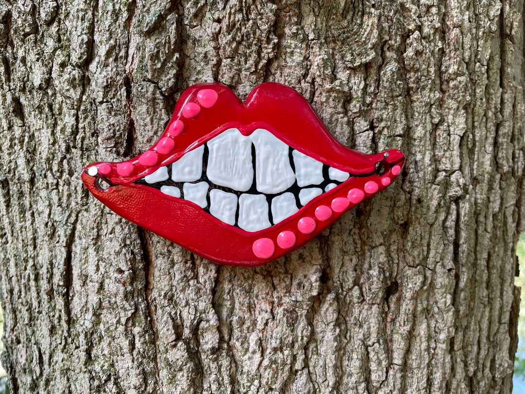 Replacement Tree Face Lips With Teeth Tree Decoration Lips-mouth Teeth ...