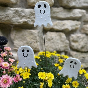 Happy Ghost Garden Stake Spooky Plant Decor Clay Ghost Halloween Decor ...