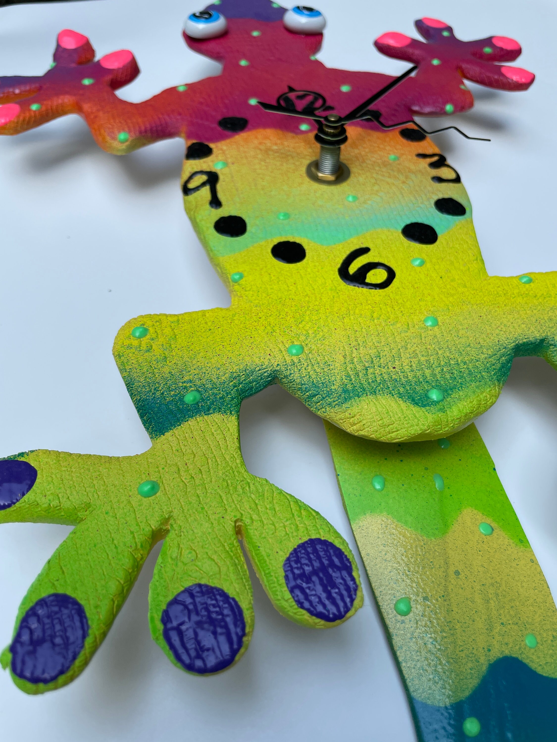 Whimsical Gecko Wall Clock with Pendulum, Ceramic Lizard clock, unique ...