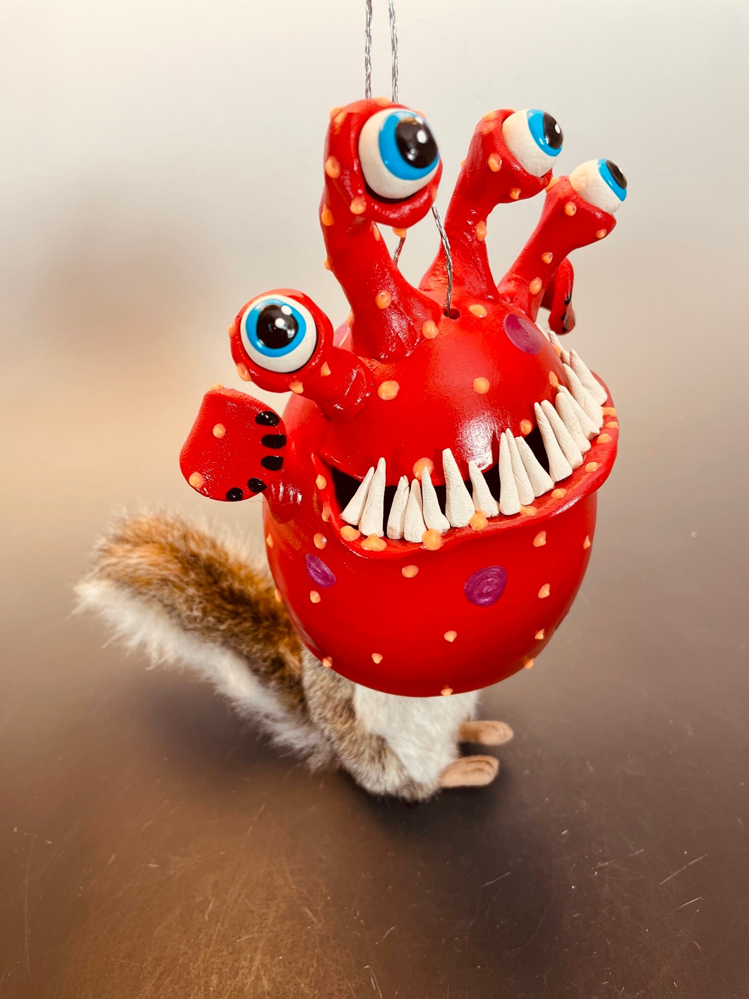 Funny Squirrel Feeder, Monster\Alien Head Squirrel Feeder,Garden Decor ...