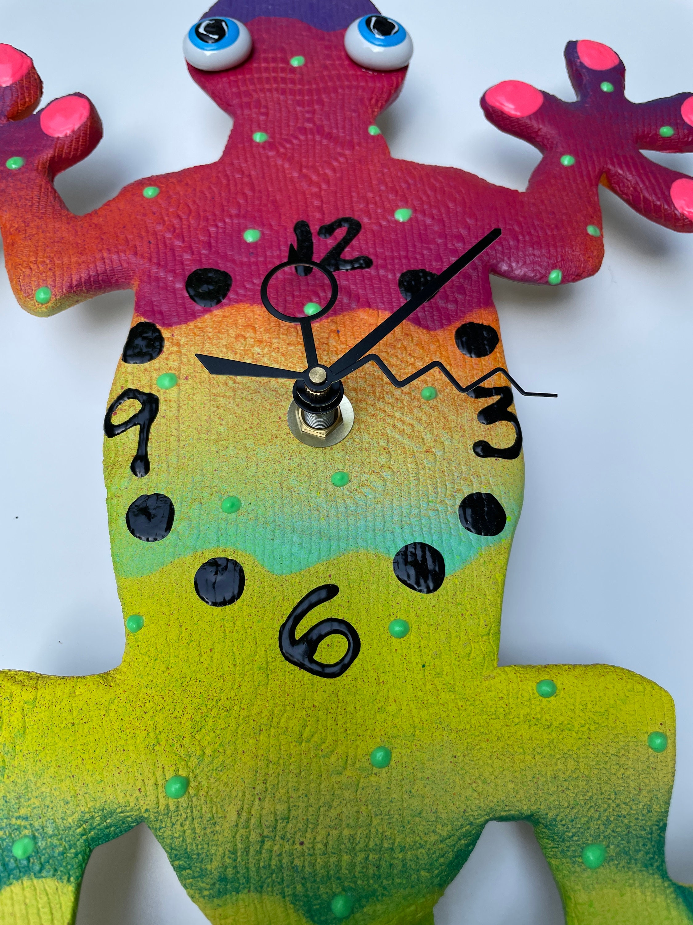 Whimsical Gecko Wall Clock with Pendulum, Ceramic Lizard clock, unique ...