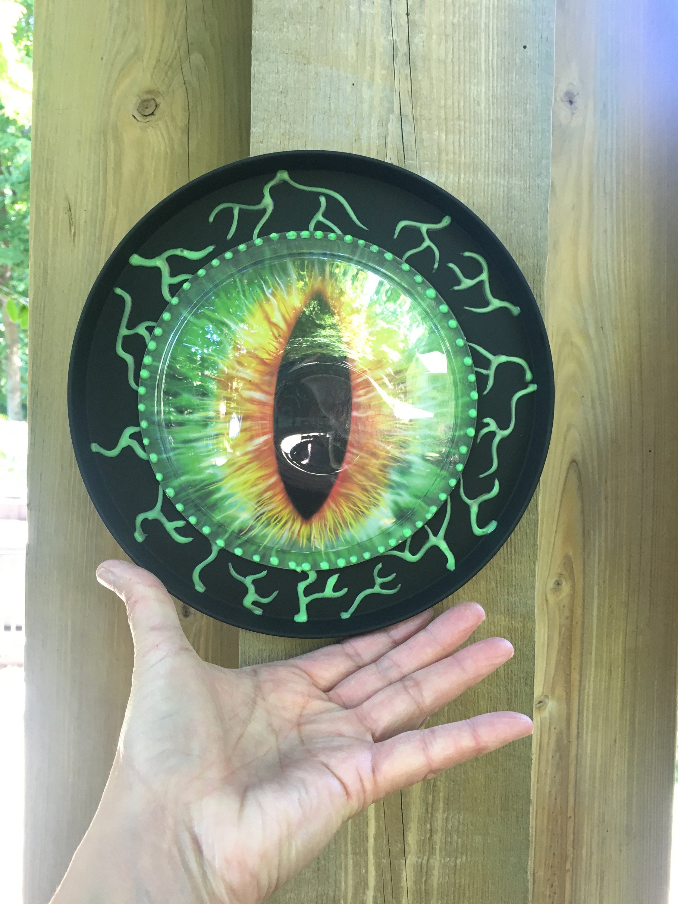 Giant 10 inch Dragon Eyes,Spooky Tree Eyes,Halloween Decoration Glow in ...