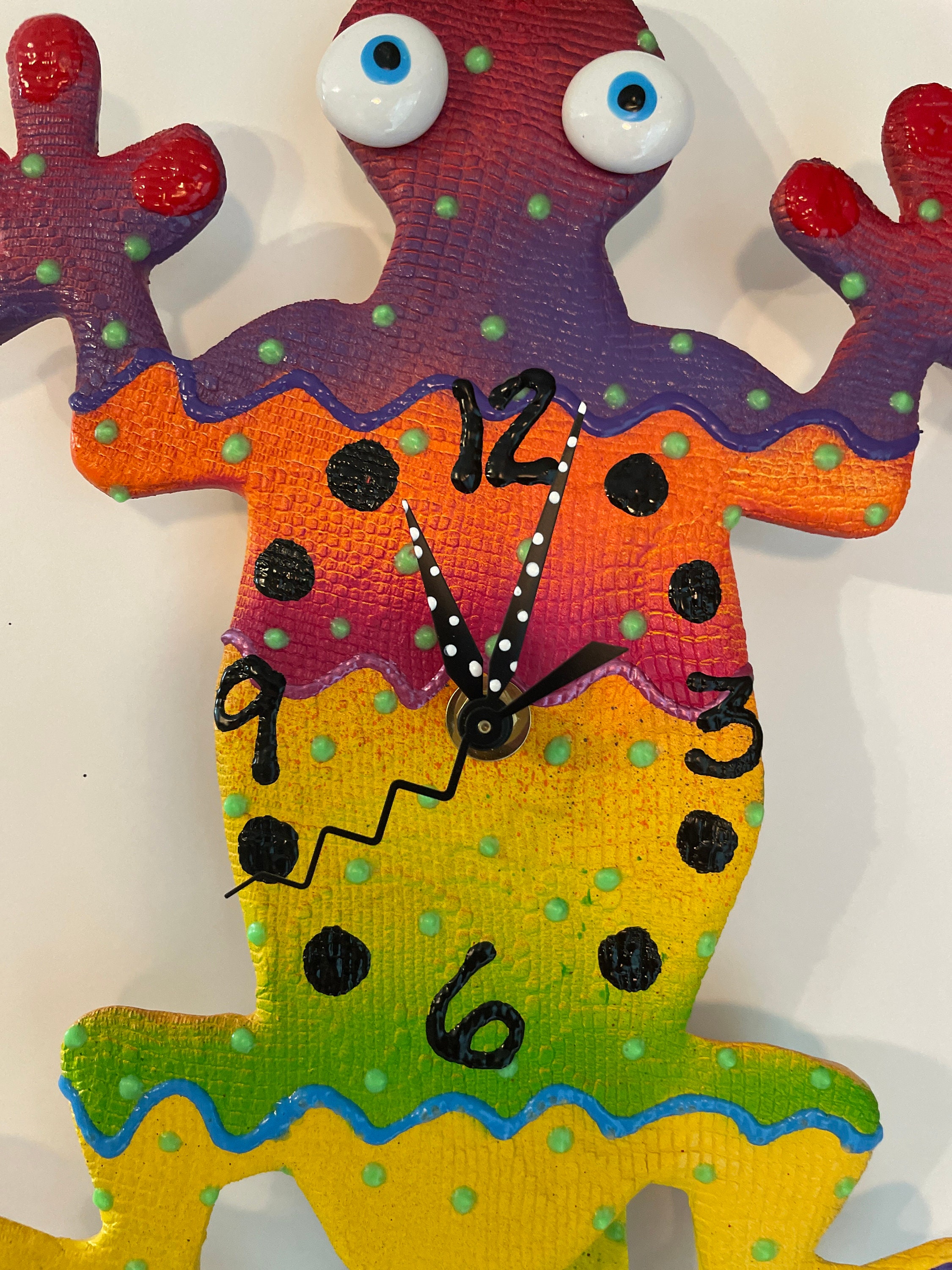 Whimsical Gecko Wall Clock with Pendulum, Ceramic Lizard clock, unique ...