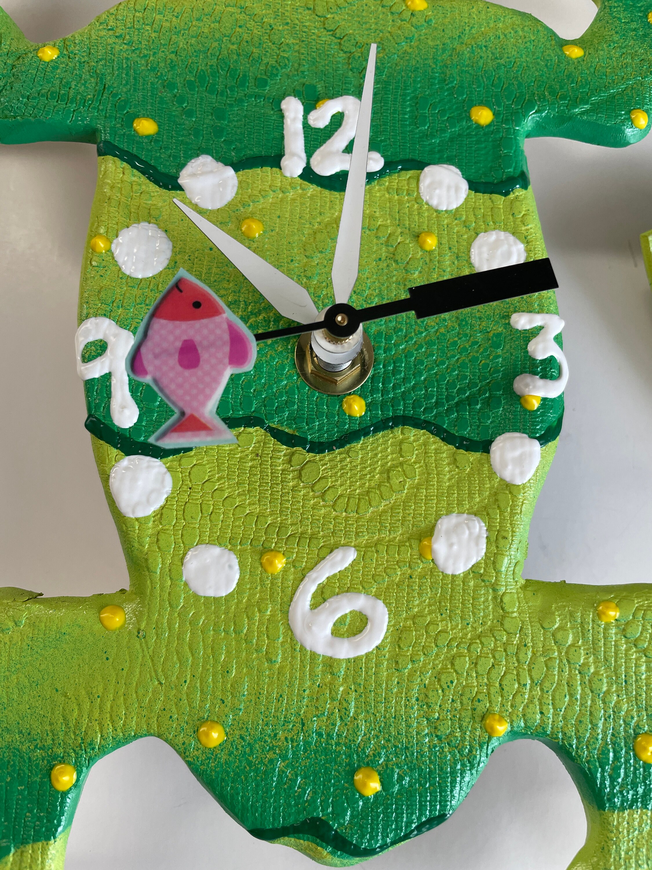 Whimsical Gecko Wall Clock with Pendulum, Ceramic Lizard clock, unique ...