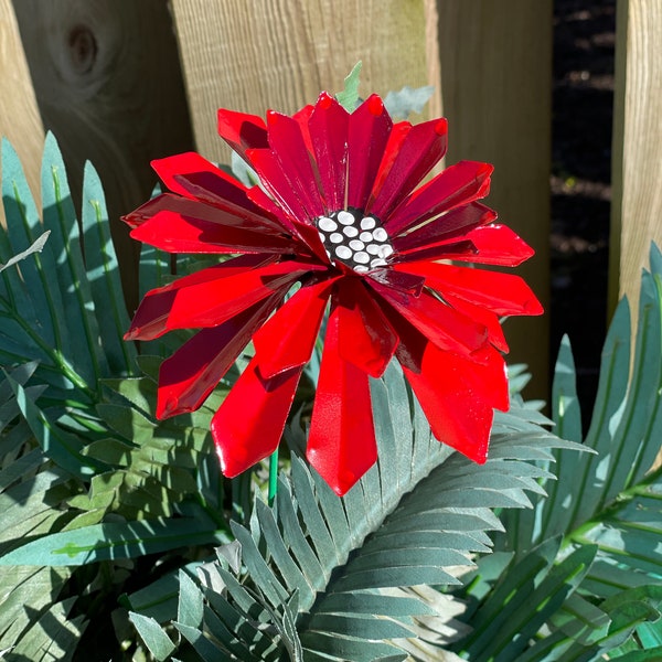 Metal Garden Flowers - Etsy