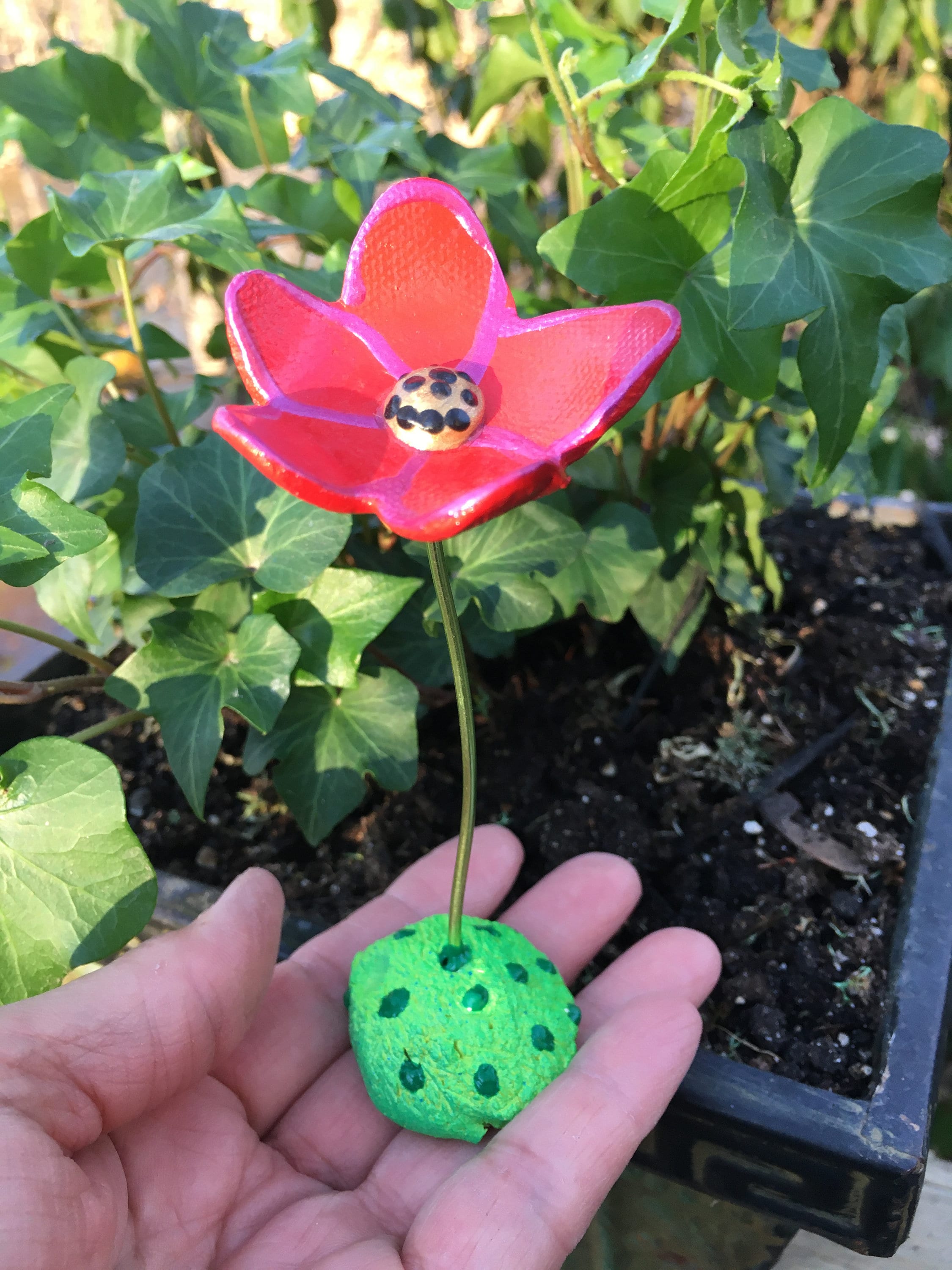 Red Mini Clay Flower Sculpture Social Distance Flower Hug Miss You Gift ...