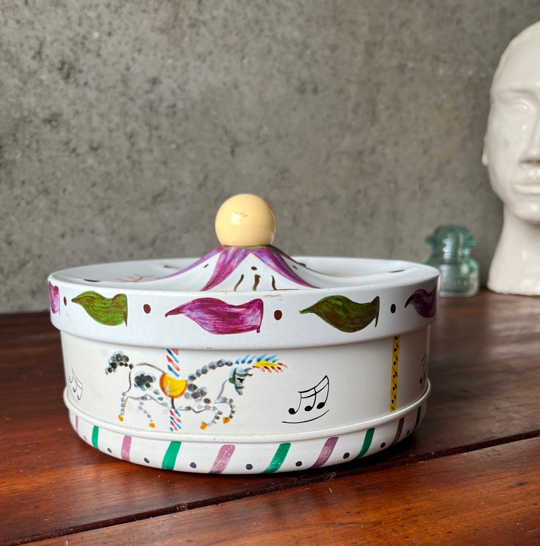 Vintage 1950s Toleware GUILDCRAFT NYC Orig Lidded Container / Candy ...