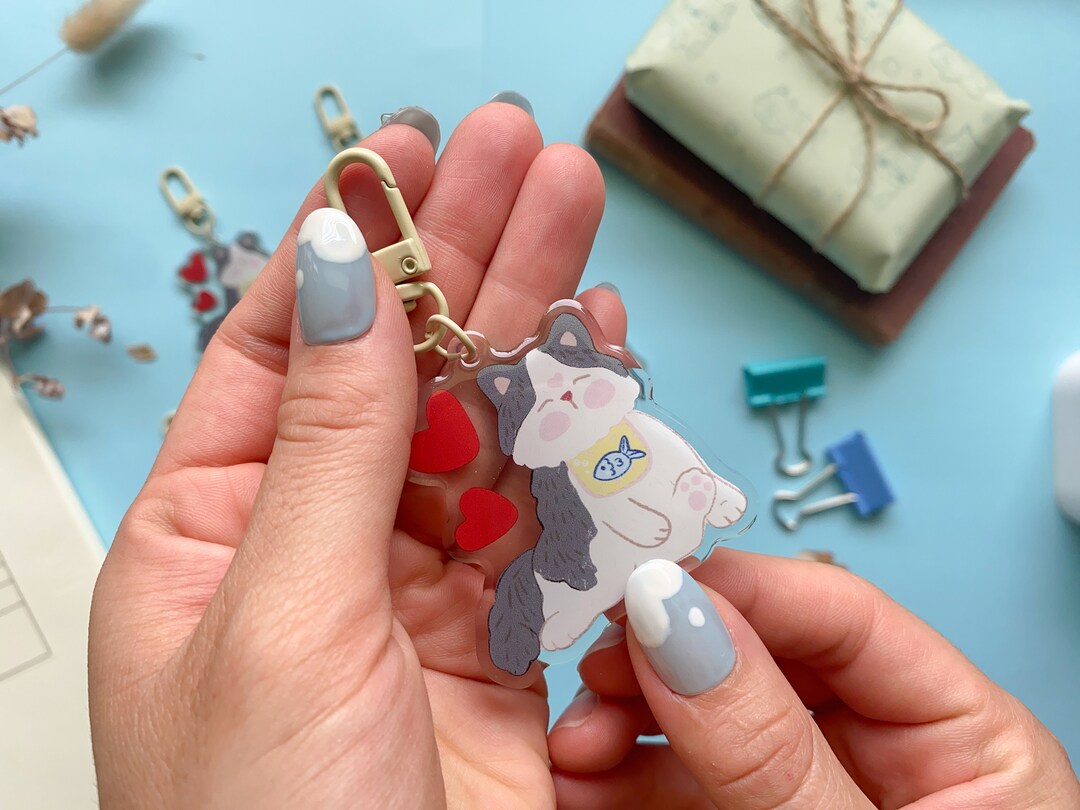 Grey and White Cat Keychain - Cat Sitting Keychain - Cat in a Bib ...