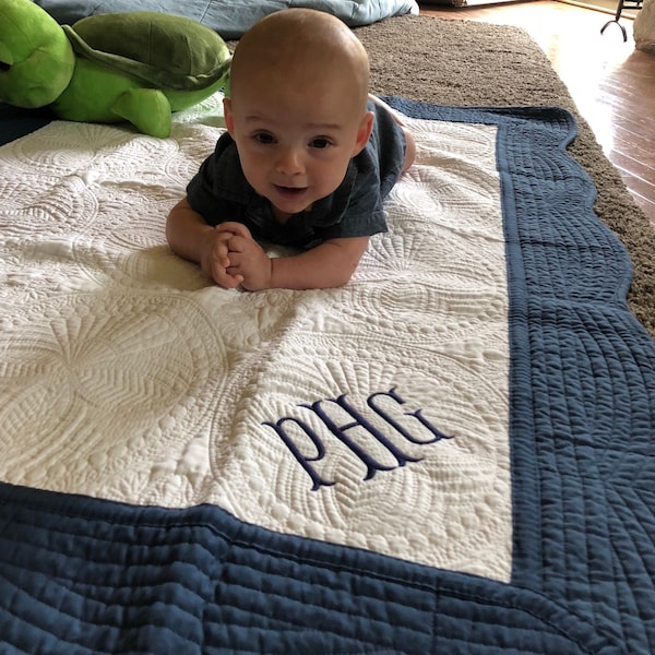 Newborn Monogrammed Quilt - Etsy