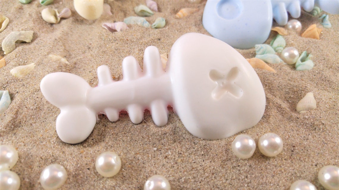 Dead Fish Bone Hair Clip Cute Creepy Kawaii Kowai Creepy - Etsy