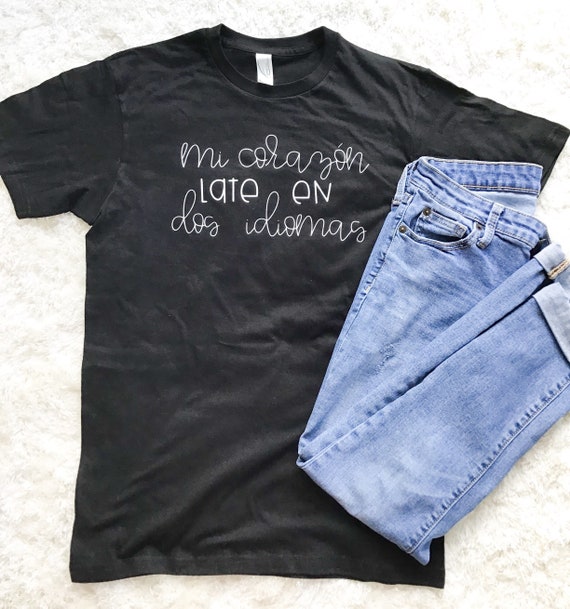 Mi Corazon Late En Dos Idiomas T-shirt Unisex Crew Neck | Etsy