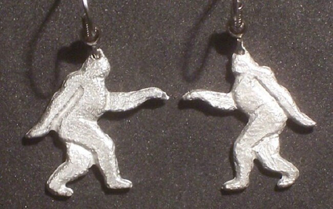New Design..finding Bigfoot.let's Go Squatchin... 5/8 X 5/8 - Etsy