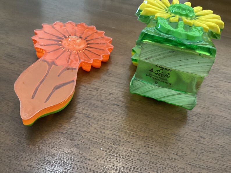 Vintage Colorflo Lucite Daisy Napkin Holder and Spoon Rest - Etsy