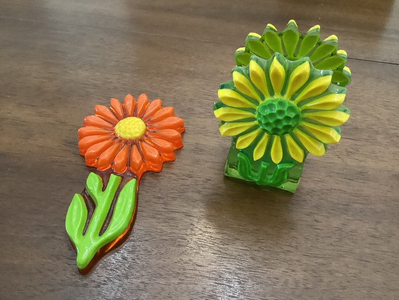 Vintage Colorflo Lucite Daisy Napkin Holder and Spoon Rest - Etsy