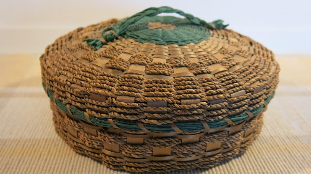 A Rare Round Vintage Ash Strip Basket-beautiful Details on the Cover ...