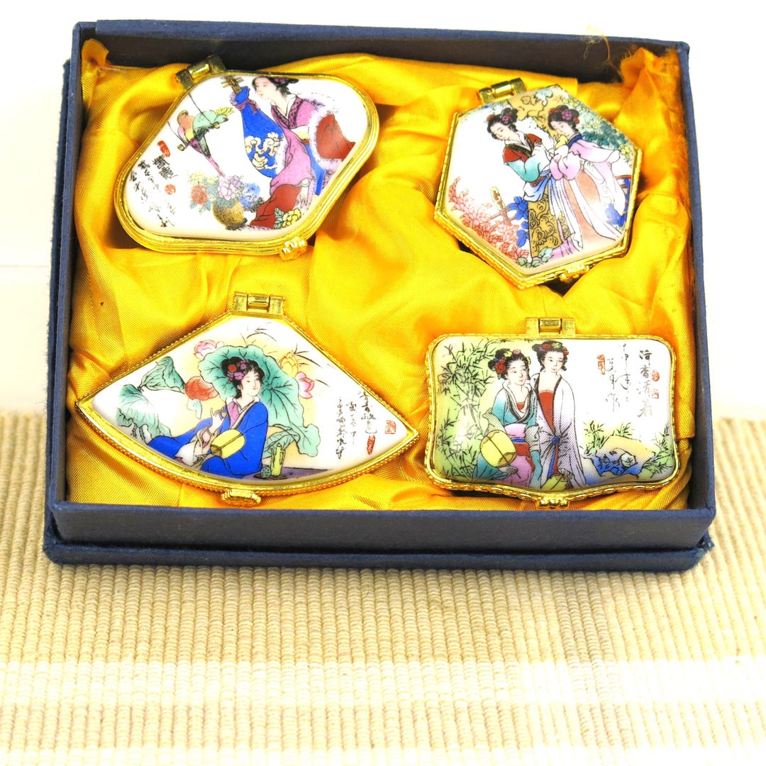 Vintage Chinese Set of Four Porcelain Pill Boxes Hand-decorated ...