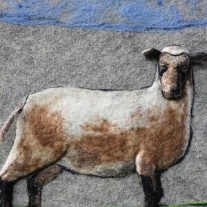 Felt Wall Hanging, Felted Sheep, Wool Wall Art by Dalianerijusfelt - Etsy