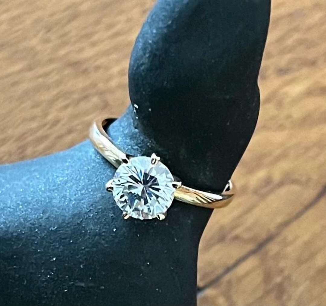 14K Solid Gold 6-prong Round Cut Solitaire Fabulite Engagement Ring ...