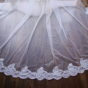 1 T Car Bone Lace Cathedral Wedding Veil Long Veil With Attached Comb ...