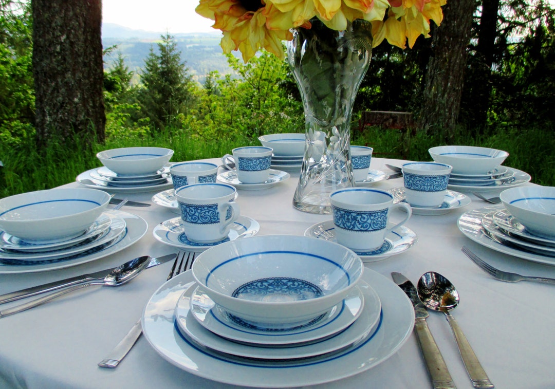 Vintage Noritake Cielito Lindo 2151 China Service for 6-8 - Blue and ...