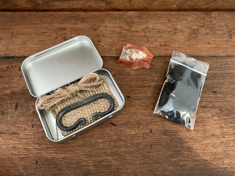 Flint and Steel Fire Starter Kit, Complete Firestarter Set, Char Cloth ...