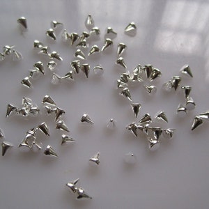 MD-507 30pcs 3*4mm Silver Metal Small Spike Stud Nail Art Decoration ...