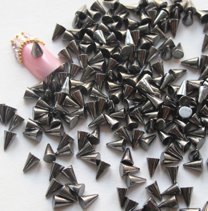 RC-159-3 30pcs Gunmetal Color Plastic Spike Stud Nail Art Decoration ...
