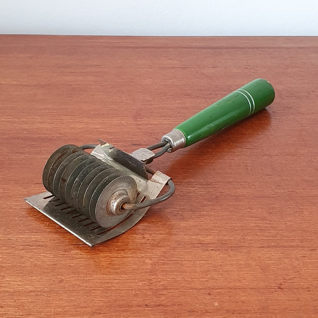 Vintage Nutbrown Herb Chopper or Pasta Cutter Utensil - Etsy UK