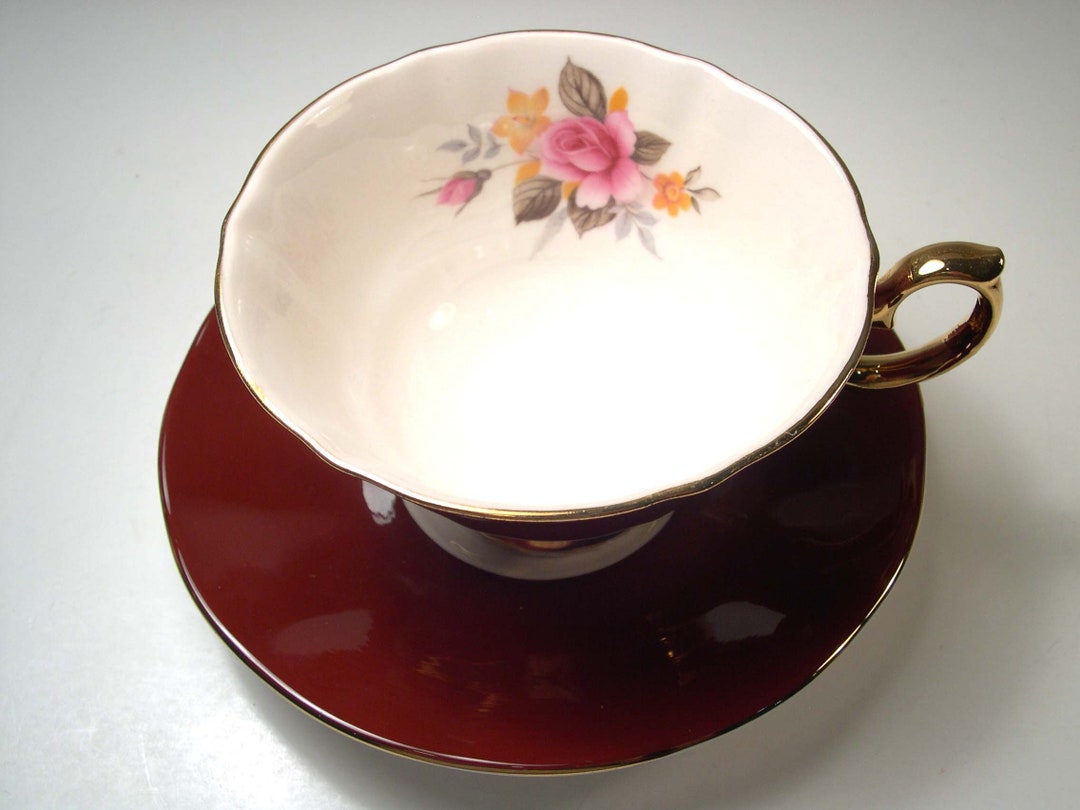 Elizabethan Maroon Red Tea Cup and Saucer: Gold Gilt, England, 1960s - Etsy