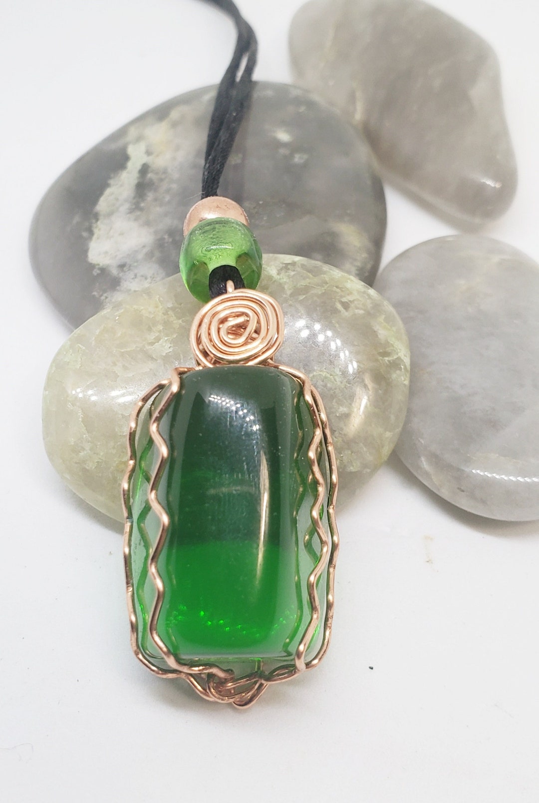 Amulette protectrice d'énergie en pierre de Gaia, obsidienne verte, par ...