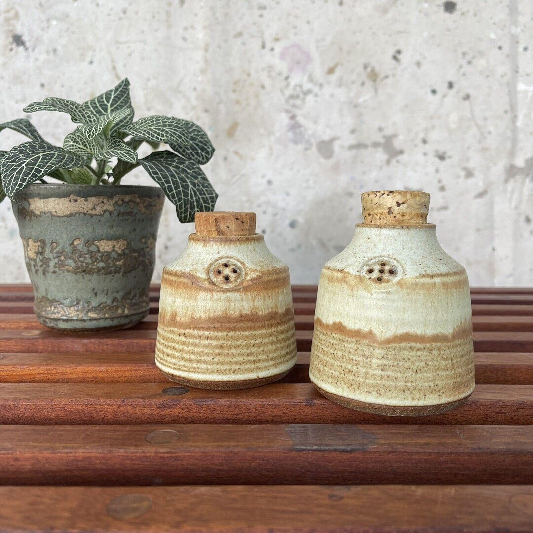 Vintage Ellen Currans Ceramic Salt & Pepper Shakers Studio Pottery - Etsy