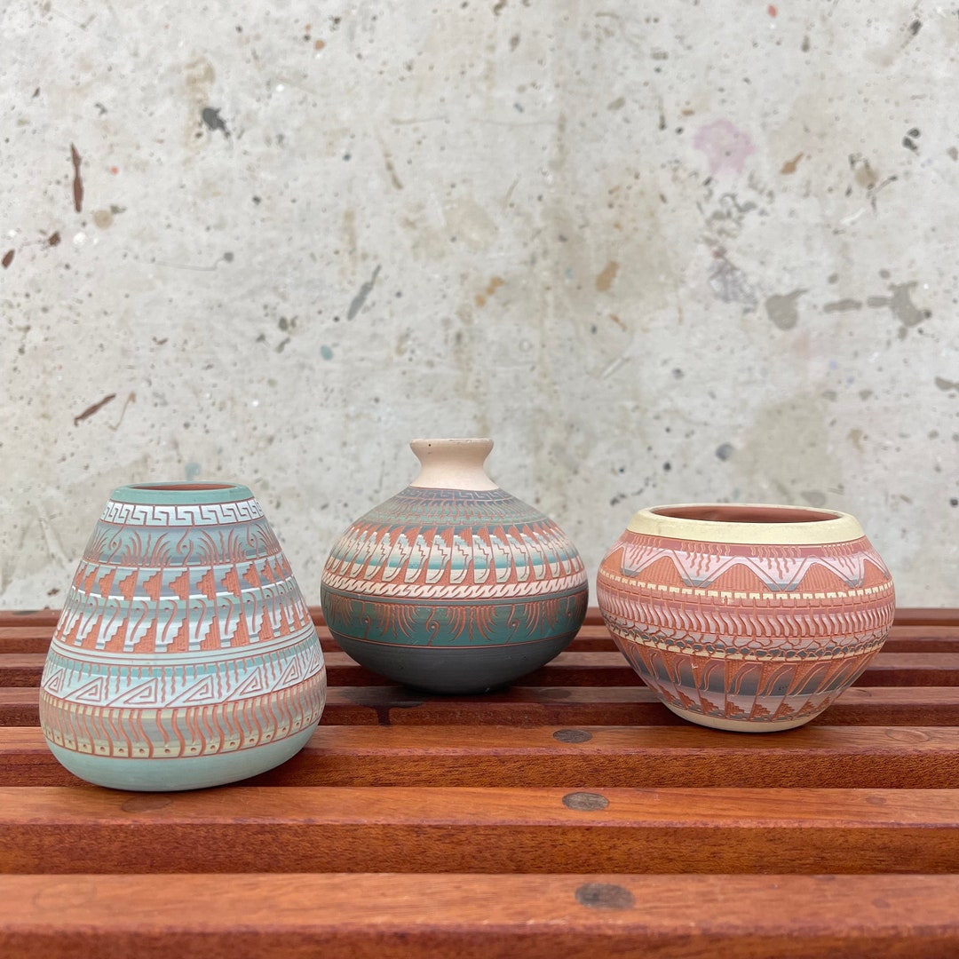 Set of 3 Vintage Etched Sgraffito Navajo Pots Vases Signed E. Whitegoat ...